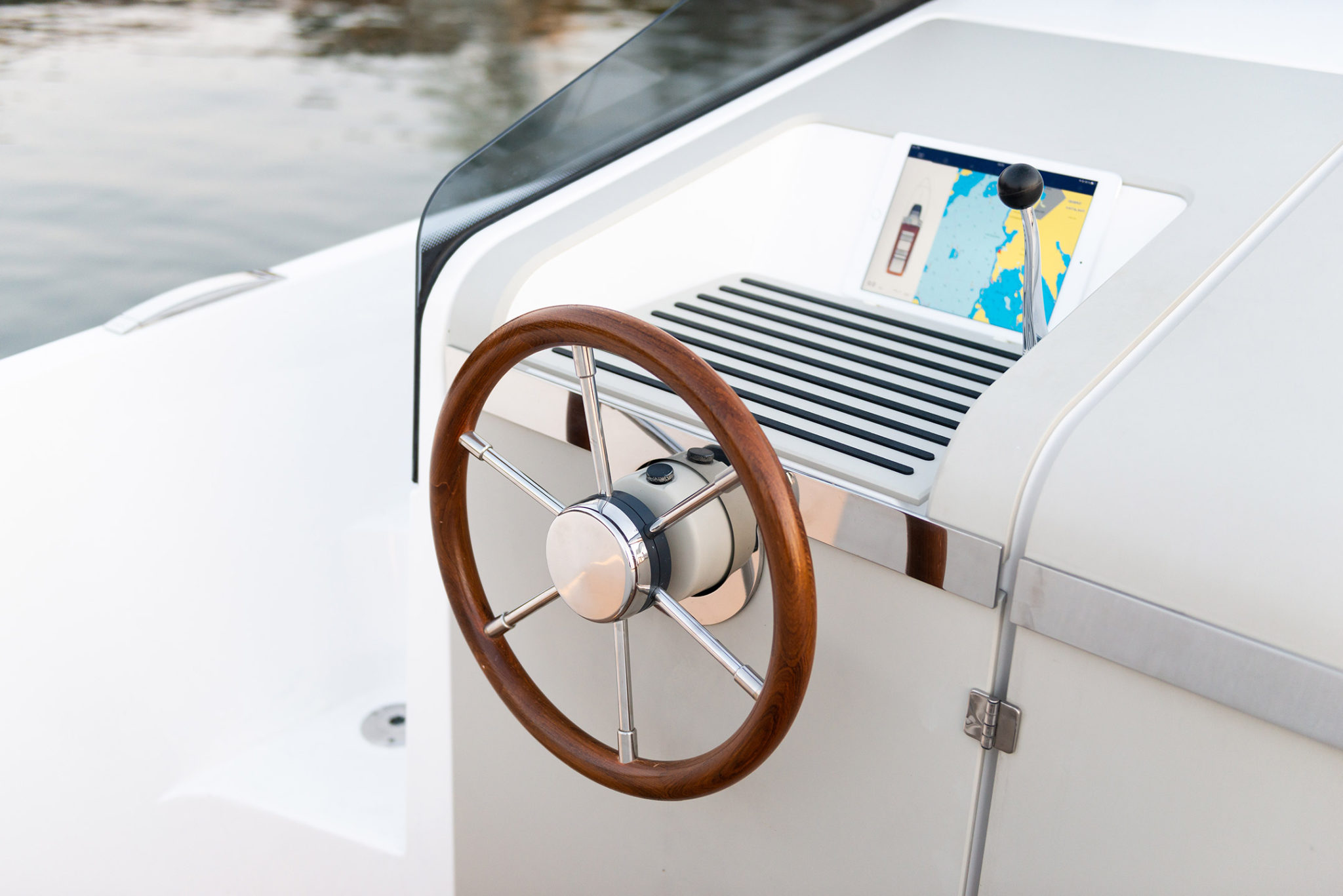 Discover the electric Q30